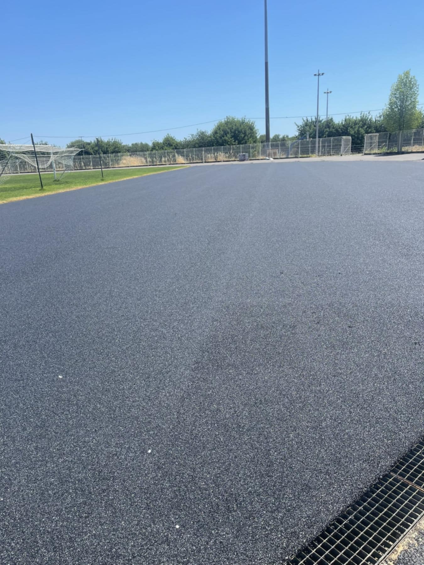 ΟΛΟΚΛΗΡΩΝΕΤΑΙ Η ΤΟΠΟΘΕΤΗΣΗ ΤΑΡΤΑΝ ΣΤΟ ΔΗΜΟΤΙΚΟ ΣΤΑΔΙΟ ΑΛΜΥΡΟΥ - Δήμος ...